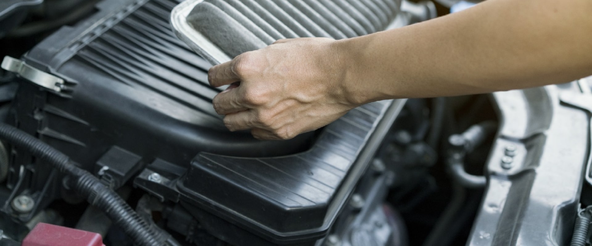 How to Clean a Car Air Filter in 8 Quick Steps
